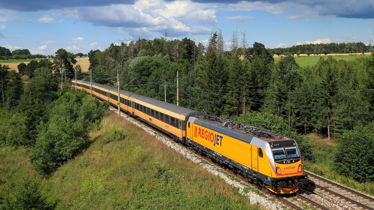 Чеський перевізник RegioJet в листопаді запустить потяг Чоп-Прага ...