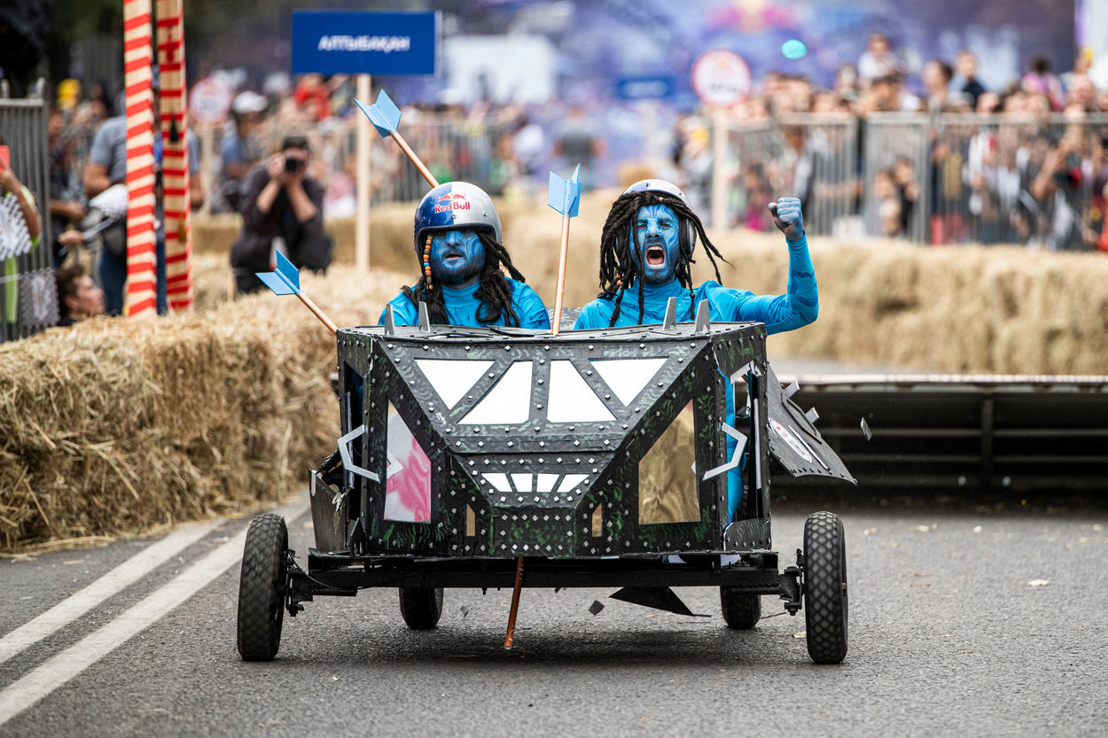 Вперше за 20 років в Празі відбудеться гонка автомобільчиків Red Bull ...